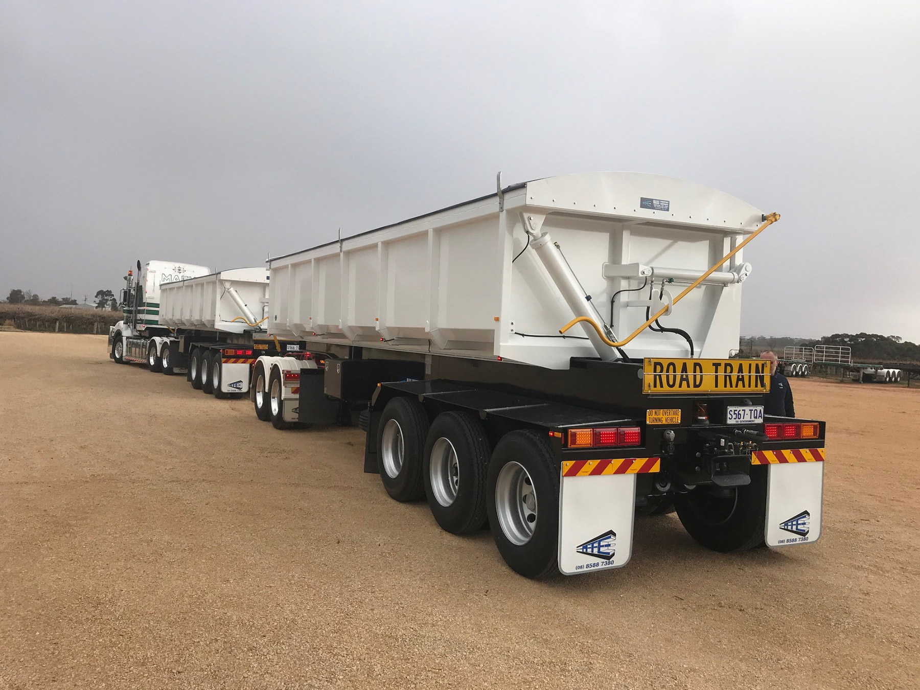 SIDE TIPPERS - MARS Transport Equipment